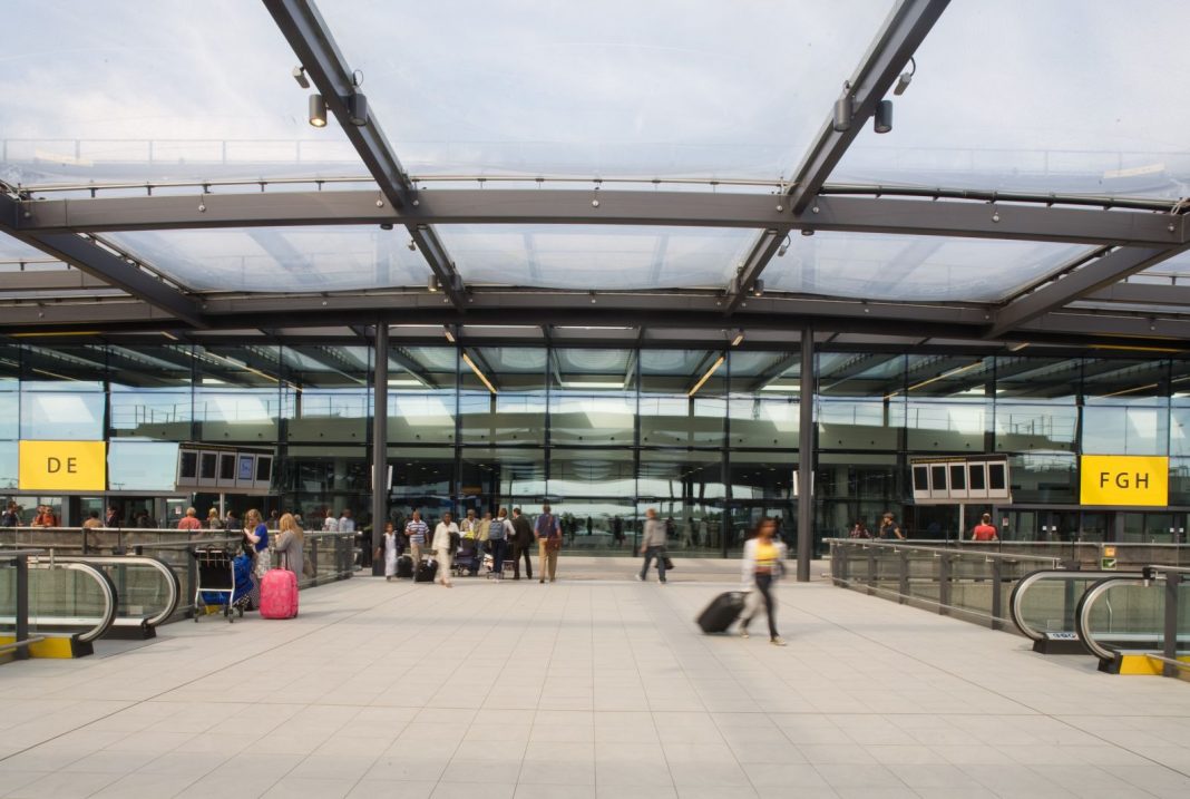 Gatwick to introduce drop-off and pick-up fee - TravelMole