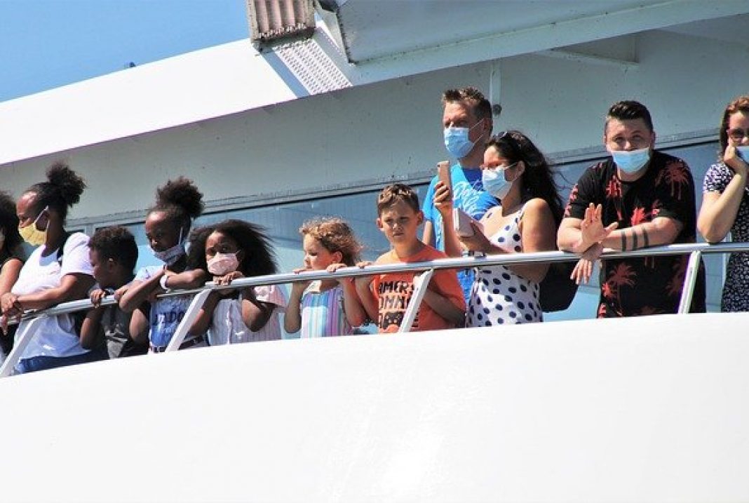 Cruise lines tighten mask rules - TravelMole