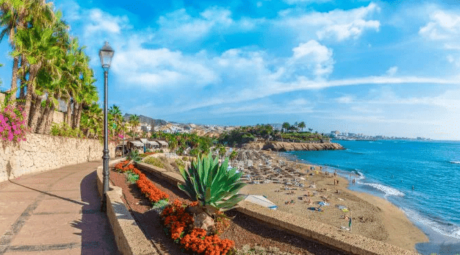 A P&O Cruises está comemorando a coroação de Sua Alteza Real com um ...