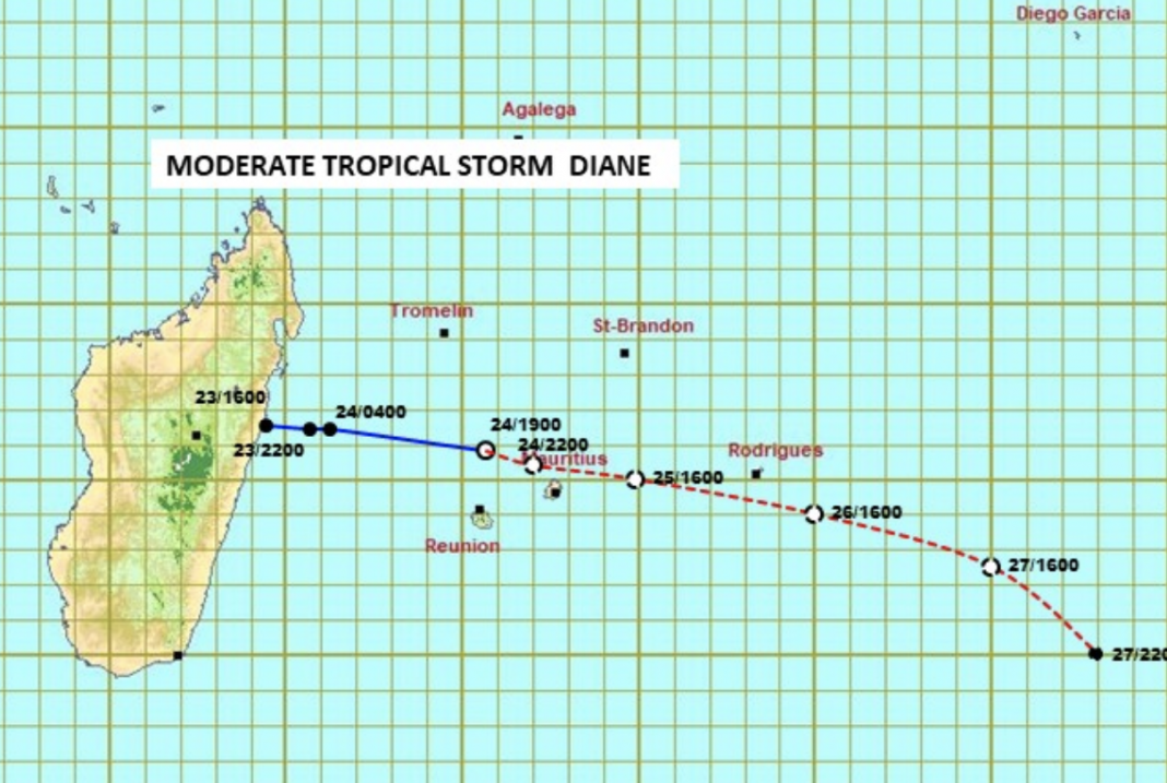 Mauritius Airport re-opens after cyclone warning - TravelMole